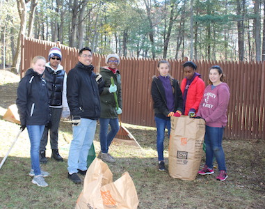 PHOTO: Abundant Life Students Volunteer In The Community – Wilmington Apple