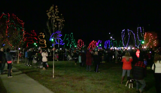 VIDEO: Watch The 2018 Wilmington Tree Lighting Ceremony – Wilmington Apple